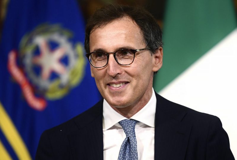 Capolavoro di Boccia: gli assistenti civici in piazza con metro e ...