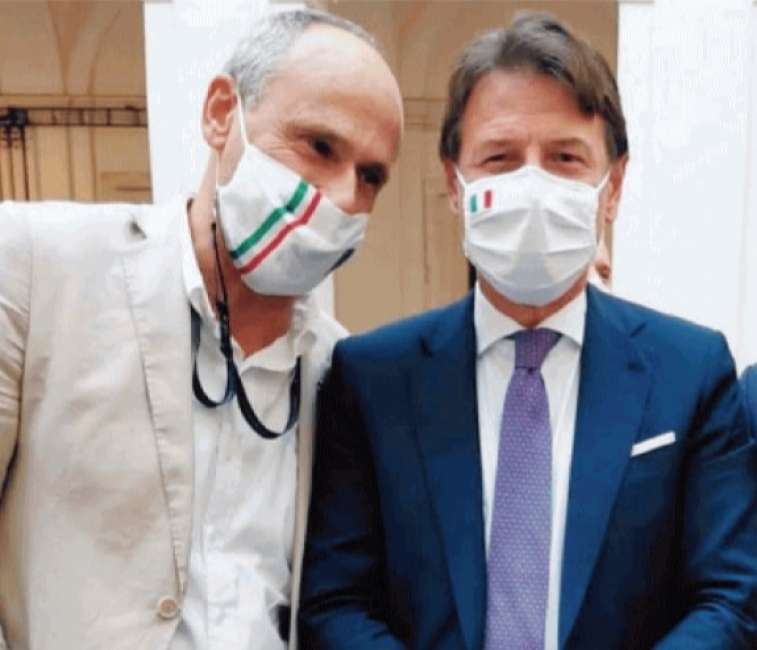 Il geometra che si infiltrava su aerei di stato e nelle foto con i ...