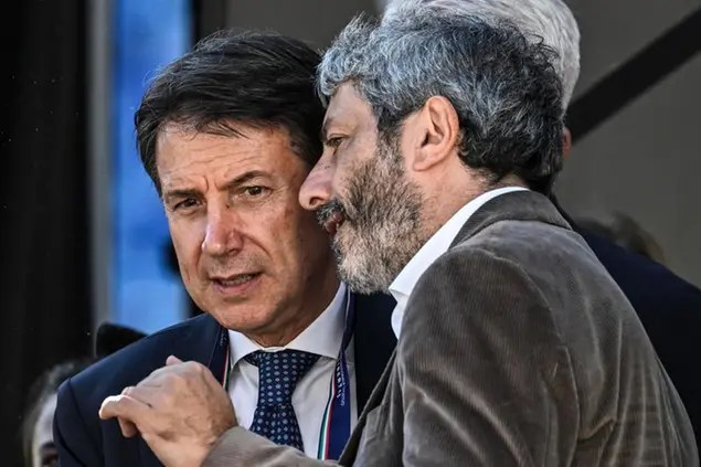 Giuseppe Conte: “Meloni fa poco e male su tutto. Ha consenso grazie a ...