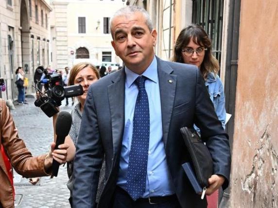 Giovanbattista Fazzolari: “Su di noi insinuazioni assurde. Denunciare ...